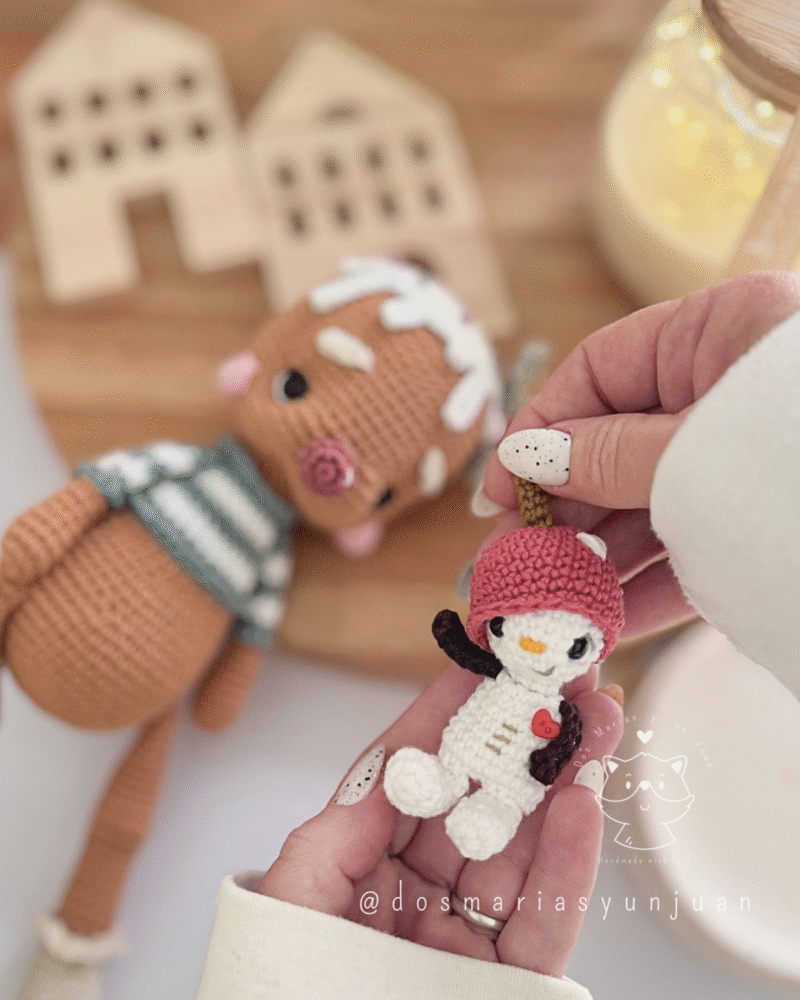 Gingerbread Amigurumi Crochet Pattern